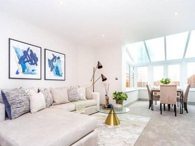 3 bedroom detached house for sale in Princess Marina Drive Arborfield Green Reading RG2