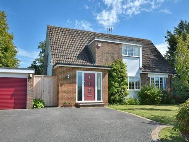 3 Bedroom Detached House For Sale In Pulborough, West Sussex