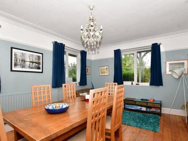 3 Bedroom Detached House For Sale In Purley