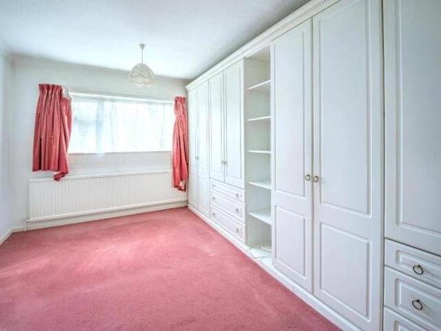 3 bedroom detached house for sale in Queens Drive, Bedford, MK41 9BW, MK41