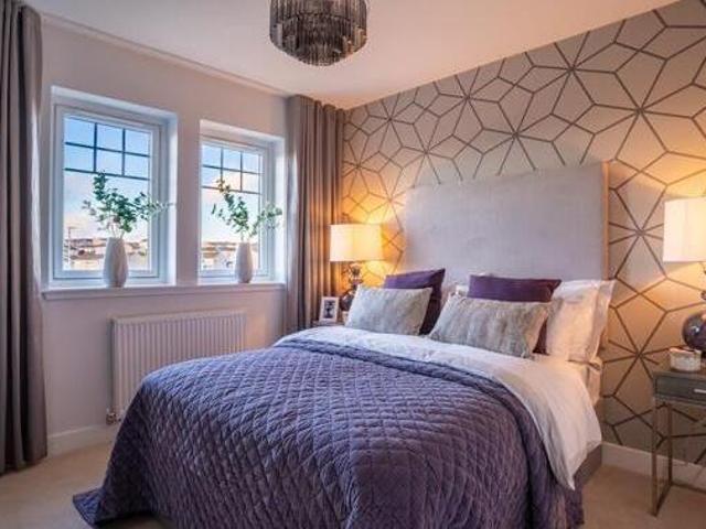 3 Bedroom Detached House For Sale In Queens Gait