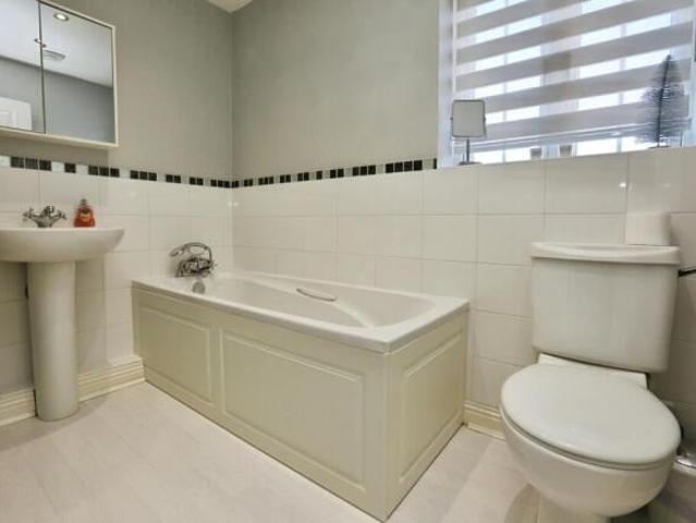 3 bedroom detached house for sale in Querida Close, Lower Swanwick, Southampton, Hampshire, SO31