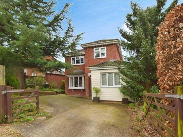 3 Bedroom Detached House For Sale In Rowhedge