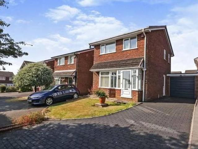 3 bedroom detached house for sale in Rowley Hall Avenue Rowley Regis B65