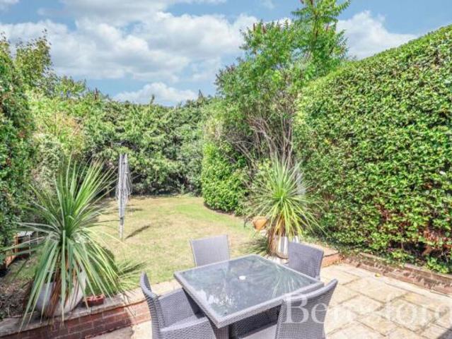 3 bedroom detached house for sale in Roxwell Road, Chelmsford, CM1