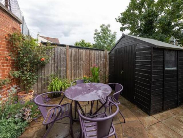 3 bedroom detached house for sale in Roberts Road, Walthamstow, E17