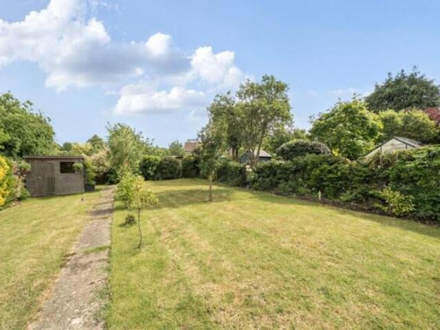 3 bedroom detached house for sale in Robin Hill, Bedford, MK41