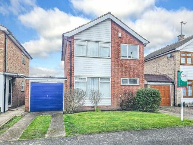 3 Bedroom Detached House For Sale In Romford