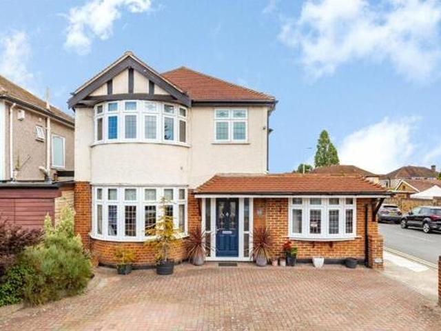 3 Bedroom Detached House For Sale In Romford