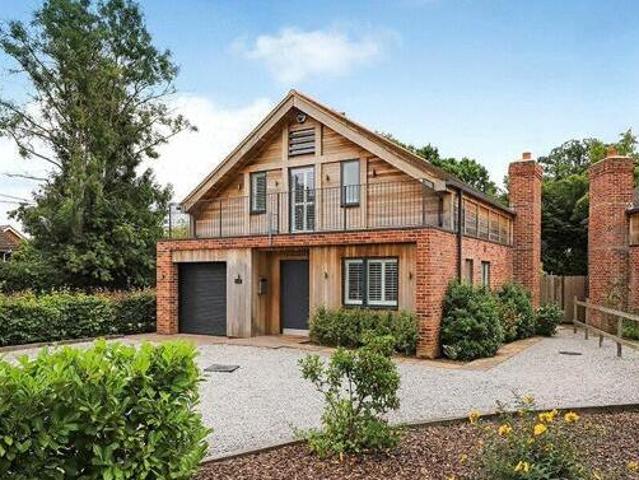 3 Bedroom Detached House For Sale In Romsey, Hampshire