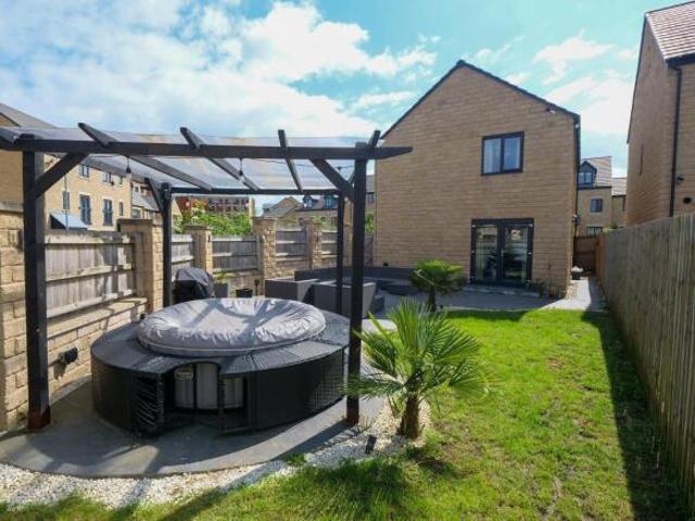 3 bedroom detached house for sale in Ropewalk, Lancaster, LA1
