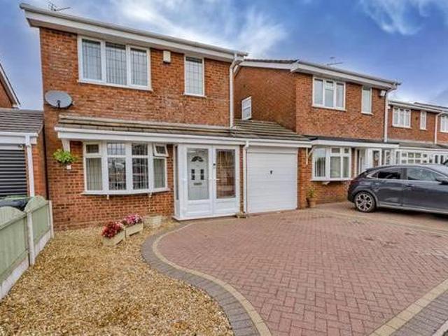 3 bedroom detached house for sale in Rosewood Gardens Essington Wolverhampton WV11