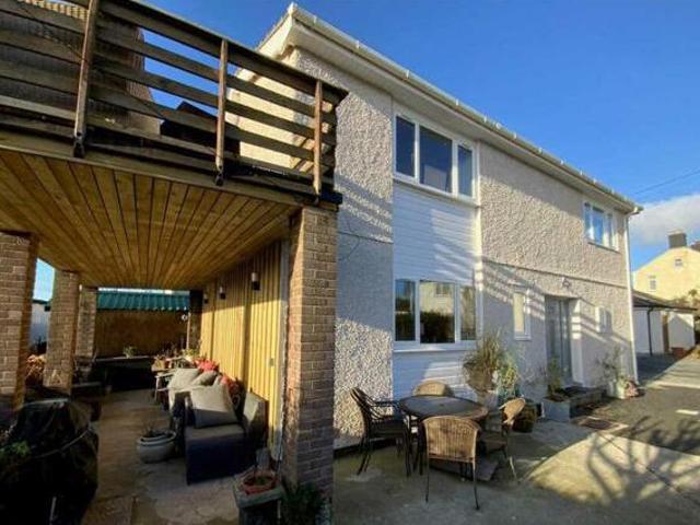 3 Bedroom Detached House For Sale In Ravenspoint