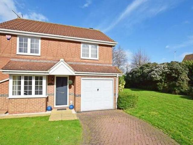 3 Bedroom Detached House For Sale In Rainham