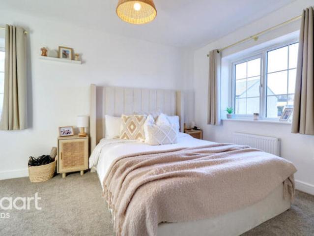 3 bedroom detached house for sale in Ramble Crescent, Leeds, LS25
