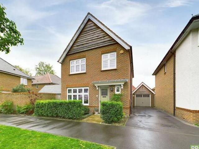 3 Bedroom Detached House For Sale In Reading, Berkshire
