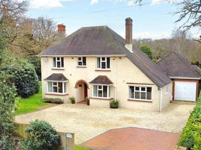 3 Bedroom Detached House For Sale In Reading, Berkshire