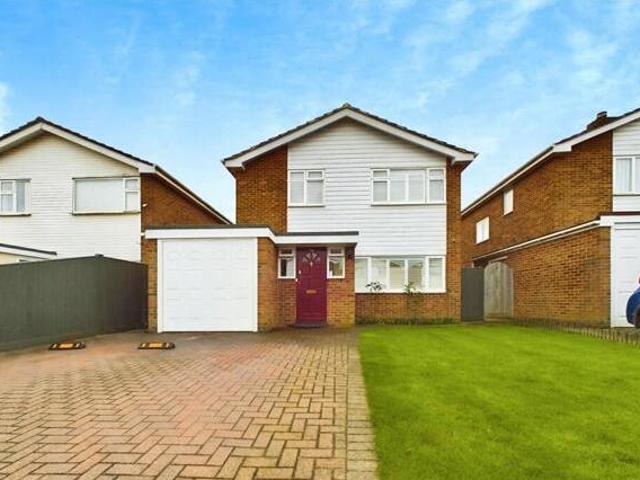 3 Bedroom Detached House For Sale In Reading, Berkshire