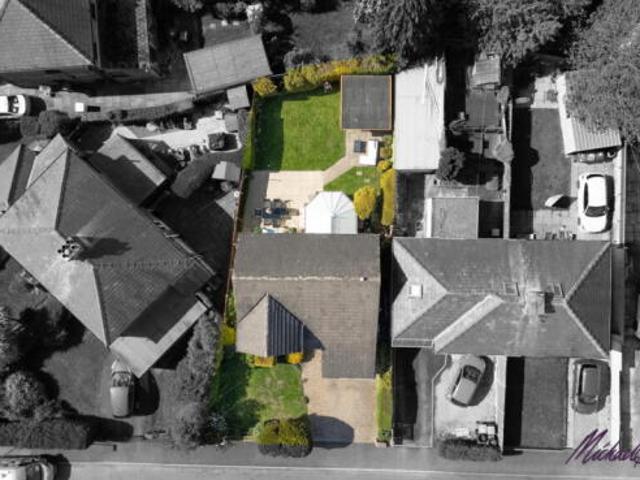 3 bedroom detached house for sale in Reevy Drive, Bradford, BD6 3RE, BD6
