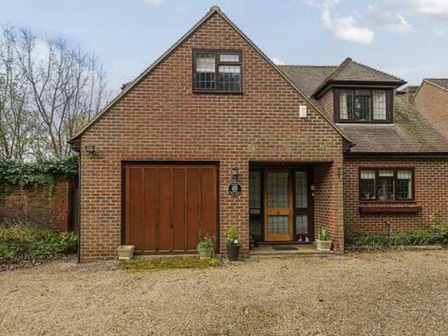 3 Bedroom Detached House For Sale In Rg40