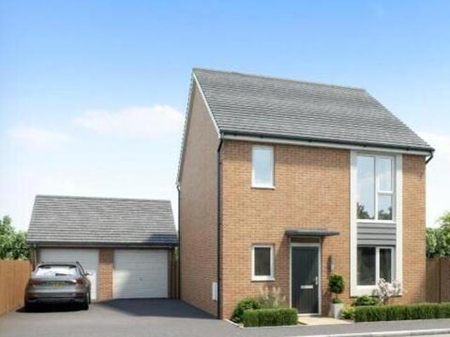3 Bedroom Detached House For Sale In Rh10 3yr