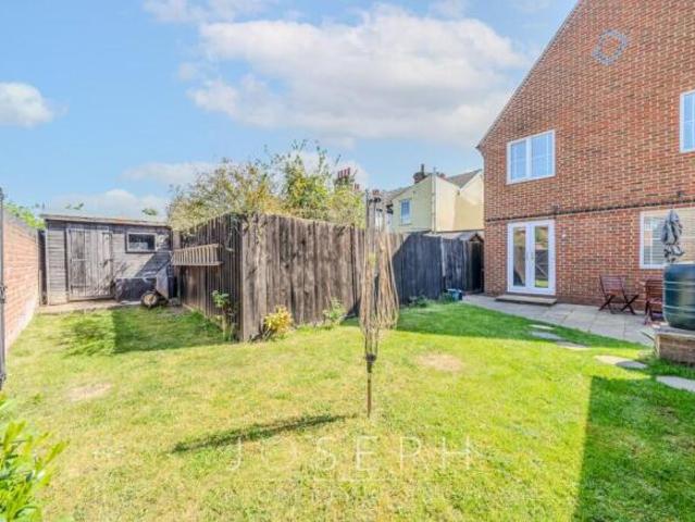 3 bedroom detached house for sale in Riverside Road, Ipswich, IP1
