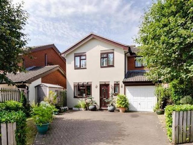 3 bedroom detached house for sale in Riverside Way Littlethorpe Leicester LE19