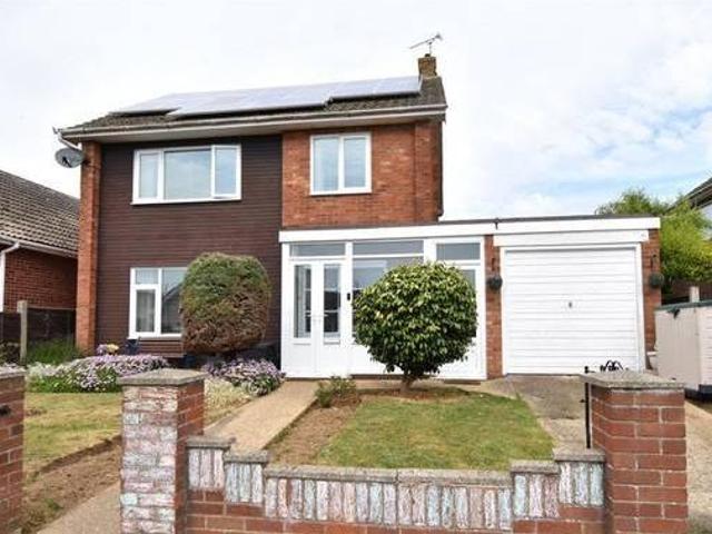 3 bedroom detached house for sale in Richmond Crescent Dovercourt Harwich Essex CO12 CO12