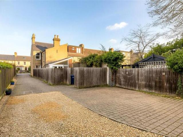 3 bedroom detached house for sale in Richmond Road, Cambridge, Cambridgeshire, CB4