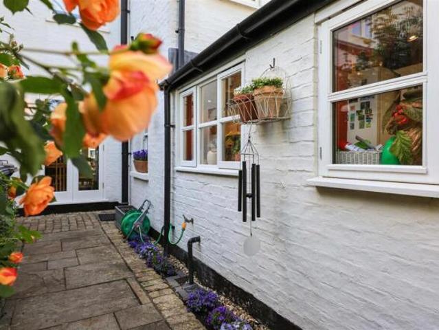 3 bedroom detached house for sale in Richmond Road, Cambridge, CB4