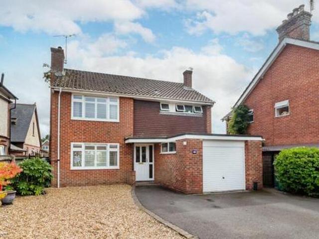 3 Bedroom Detached House For Sale In Ringwood