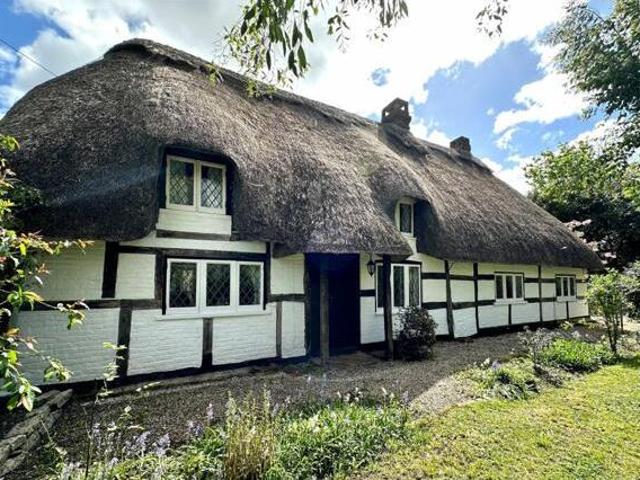 3 Bedroom Detached House For Sale In Ringwood, Hampshire