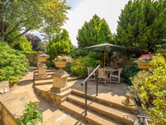 3 bedroom detached house for sale in Ripon Road, Killinghall, HG3
