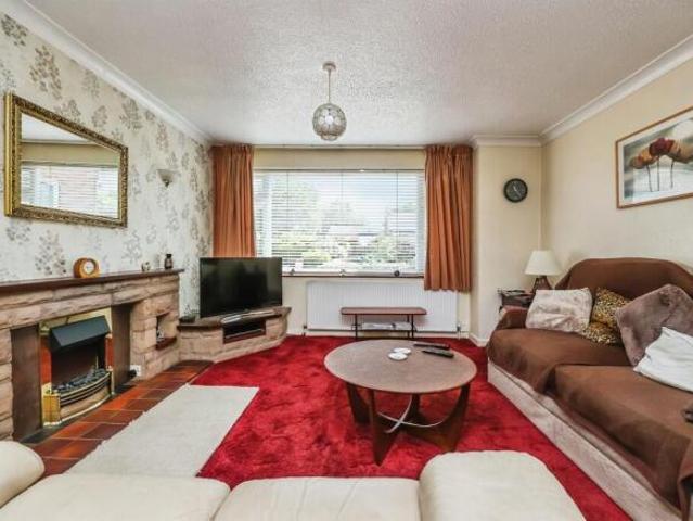 3 bedroom detached house for sale in Rise Park Road, Nottingham, NG5