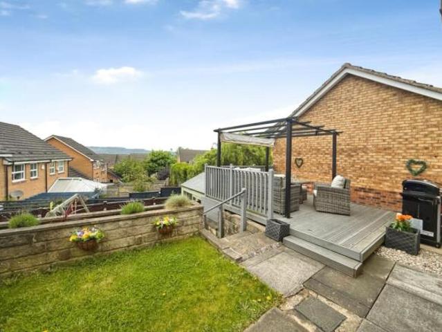 3 bedroom detached house for sale in Rush Croft, Bradford, BD10