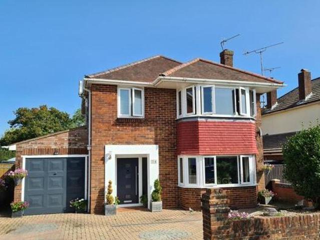 3 Bedroom Detached House For Sale In Rushington