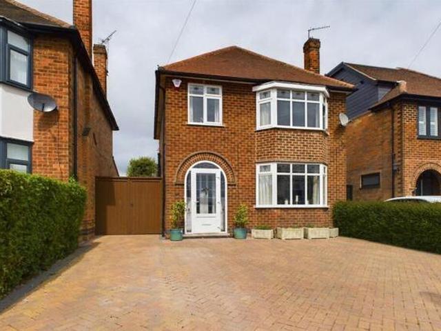 3 Bedroom Detached House For Sale In Wollaton, Nottinghamshire