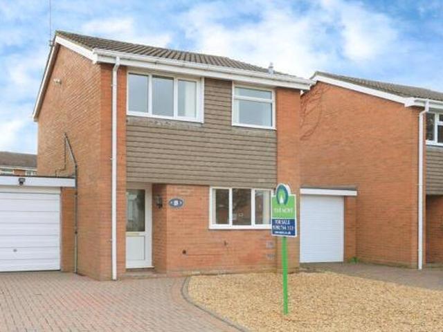 3 Bedroom Detached House For Sale In Wolverhampton, Staffordshire