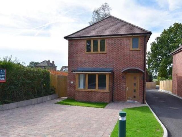3 Bedroom Detached House For Sale In Wood End