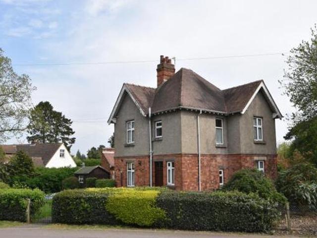 3 Bedroom Detached House For Sale In Woodhouse Road