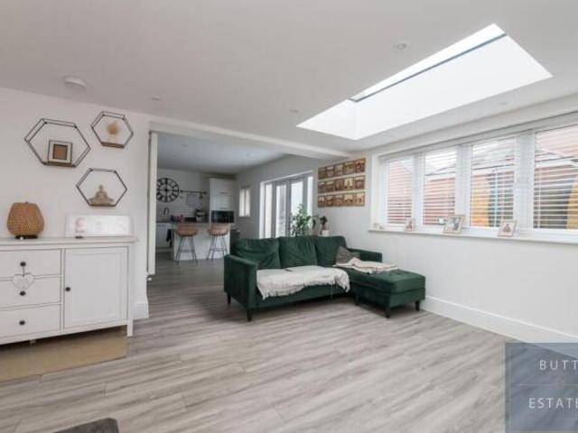 3 bedroom detached house for sale in Woodland Drive, Exeter, EX2