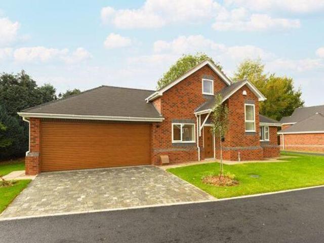 3 Bedroom Detached House For Sale In Woodlands Road
