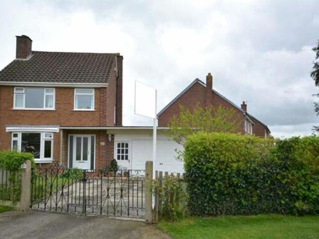 3 Bedroom Detached House For Sale In Woodlesford, Leeds