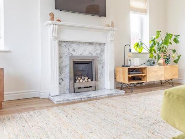 3 bedroom detached house for sale in Woodside Mews, Meanwood, Leeds, LS7