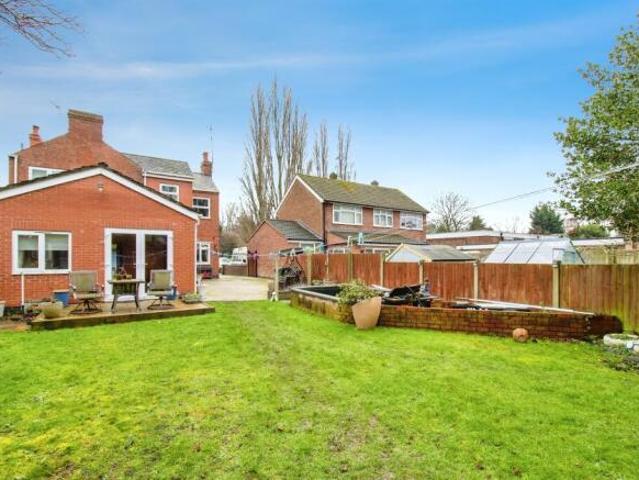 4 bedroom detached house for sale in Woodway Lane, Coventry, CV2