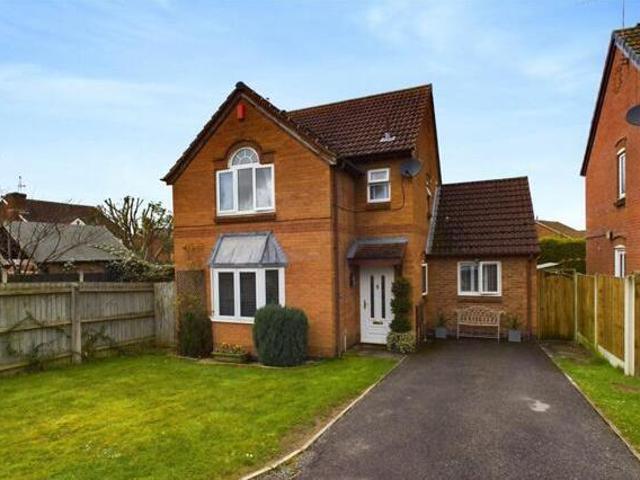 3 Bedroom Detached House For Sale In Worcester, Worcestershire