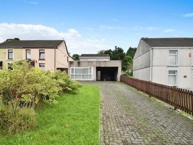 3 Bedroom Detached House For Sale In Waunarlwydd, Swansea