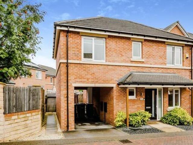 3 Bedroom Detached House For Sale In Wakefield, West Yorkshire