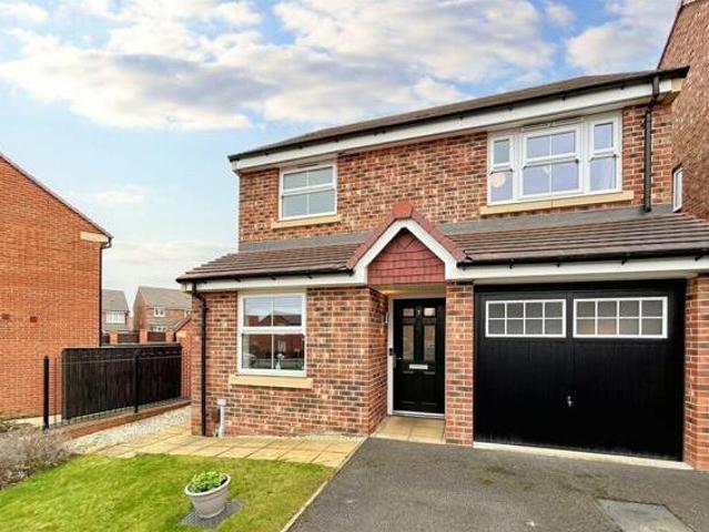 3 Bedroom Detached House For Sale In Wakefield