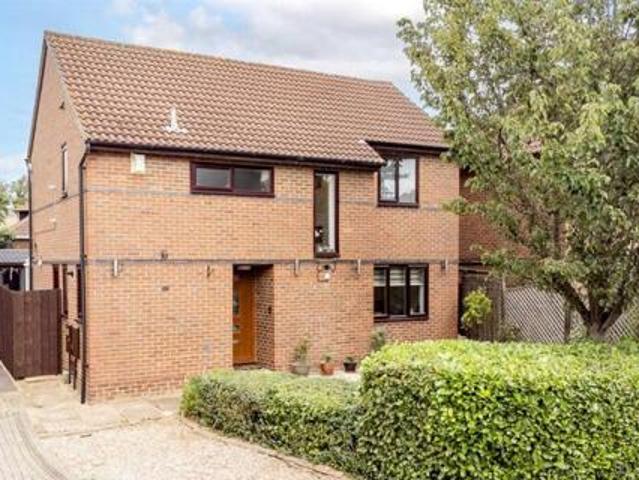 3 Bedroom Detached House For Sale In Walton Park